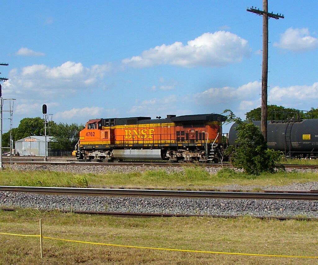 BNSF 4762